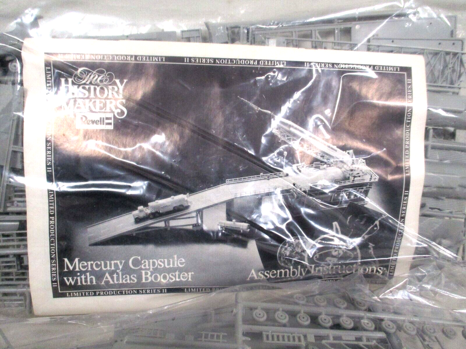 Revell 8647 - Mercury Capsule with Atlas Booster Model Kit | 1:110 ...