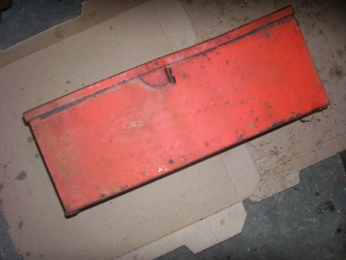 VINTAGE ALLIS CHALMERS D 17 GAS TRACTOR- FENDER TOOL BOX - AS - IS ...