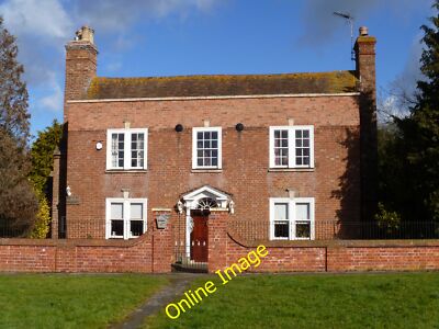 Photo 12x8 The Rookery Church End/SO8936 This lovely Georgian house ...