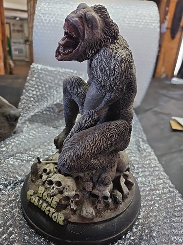 Bone Collector Pinkerton 2000 Collectibles Model Statue Vtg Warewolf ...