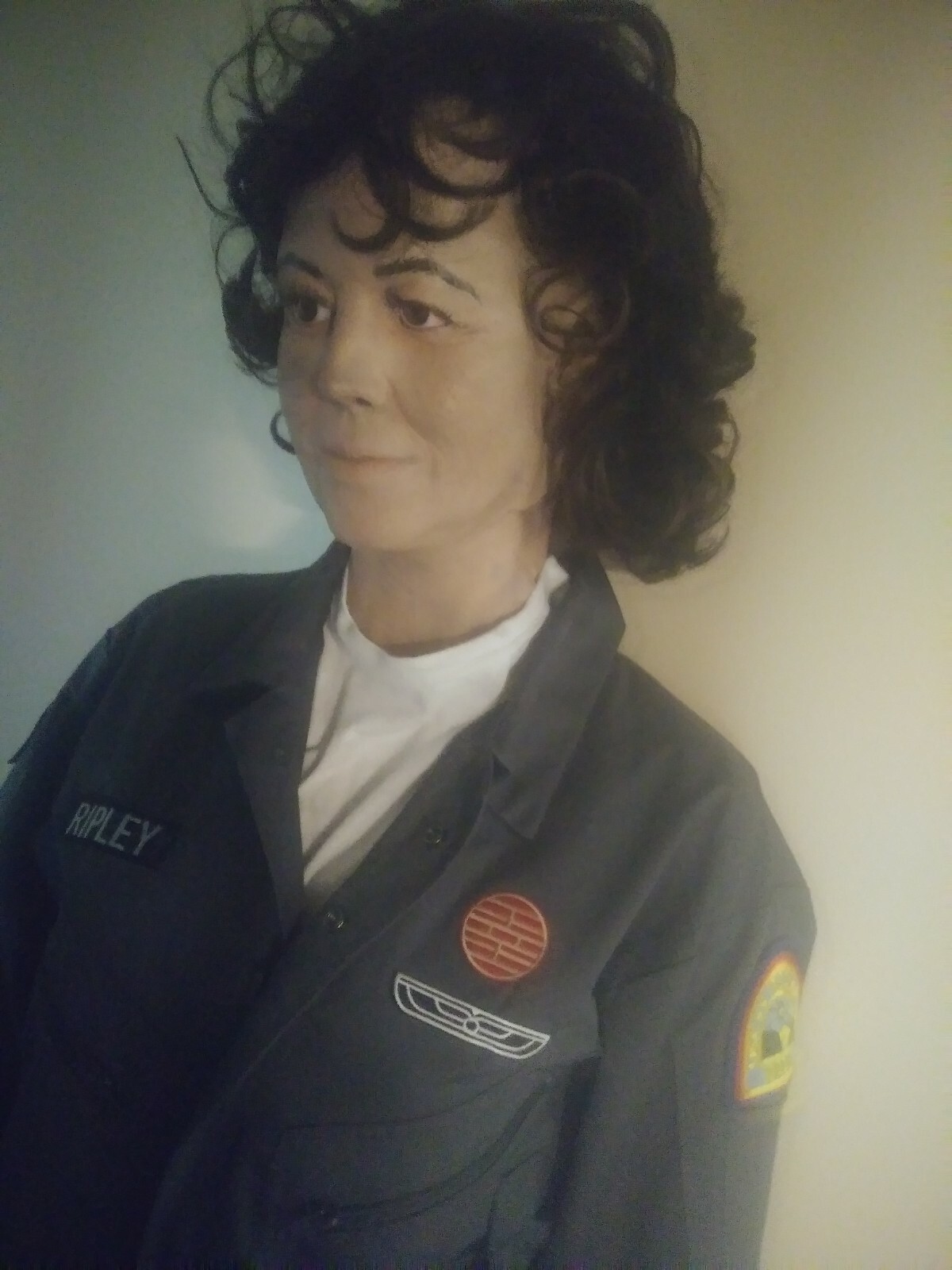 RIPLEY ALIEN SIGOURNEY WEAVER life sized prop statue comic con horror ...