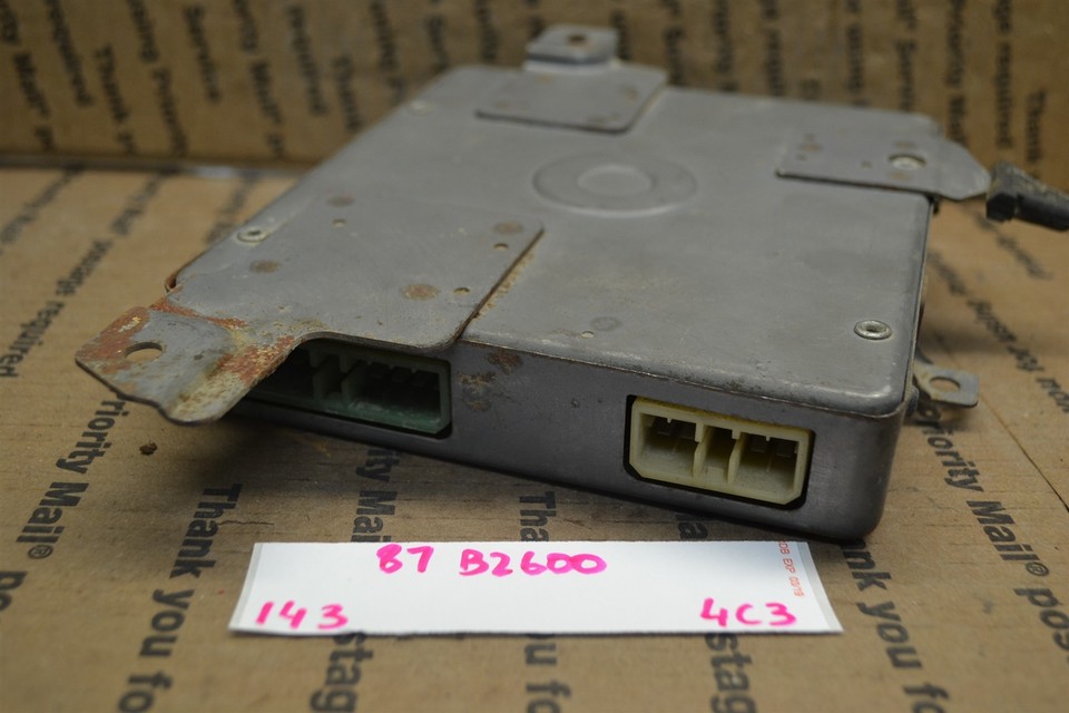 1987 1988 Mazda B-2600 B2600 Engine Control Unit ECU E2T01971 Module ...