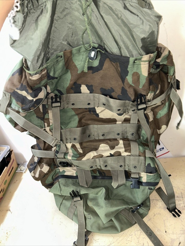 US Military M81 Woodland Camouflage Combat Field Pack Large with ...