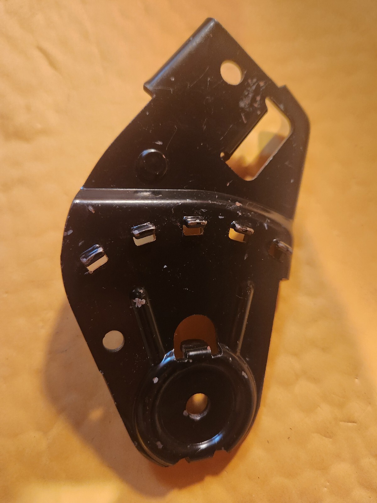 NOS GENUINE OEM MTD TROY BILT CUB 682-3001 WHEEL BRACKET ASSEMBLY LH ...