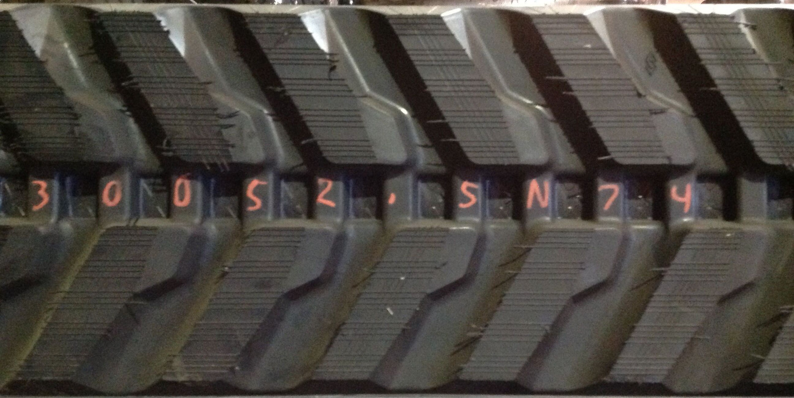 (2-Tracks) NEW HOLLAND Rubber Track EC-25 EC25 300x52.5x74 30052574 | eBay