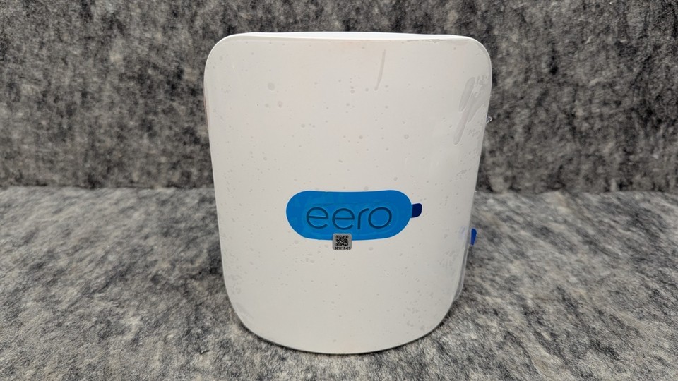 eero Pro 7 Tri-Band Mesh Wi-Fi 7 Router ME10001 - White (Frontier ...