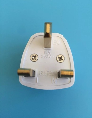 2xUniversal Power Adapter Converter Wall Plug England Ireland Singapore ...