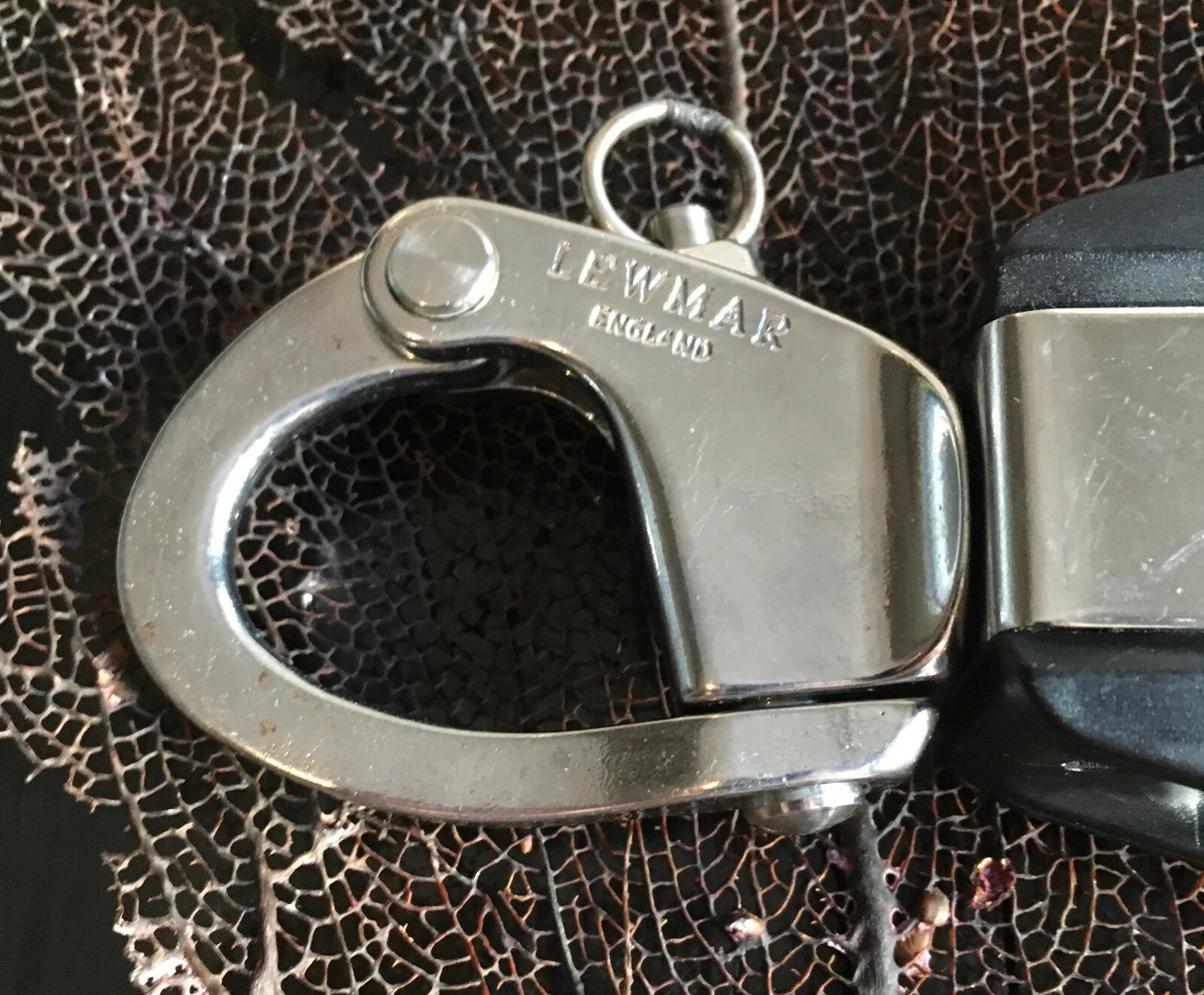 Lewmar England Size 2 Snap shackle single block with becket 80MM Sheave ...