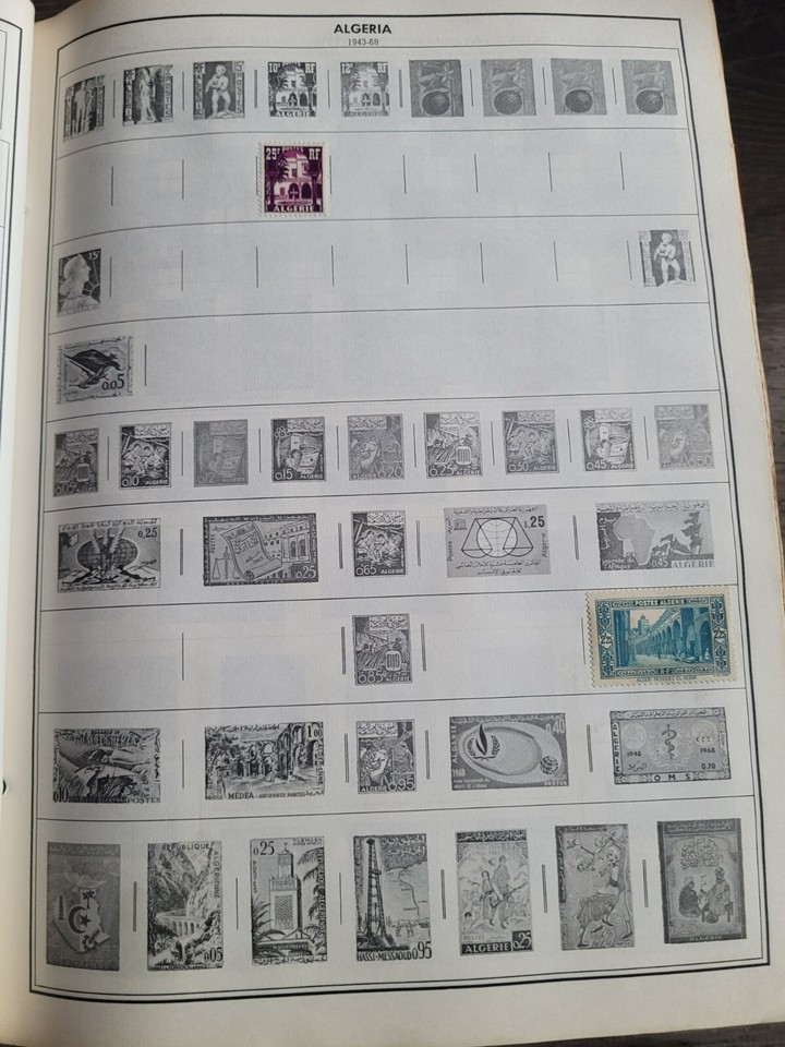 BIG & THICK HARRIS STAMP ALBUM WITH 10,800 WORLDWIDE STAMPS, VERY GOOD ...