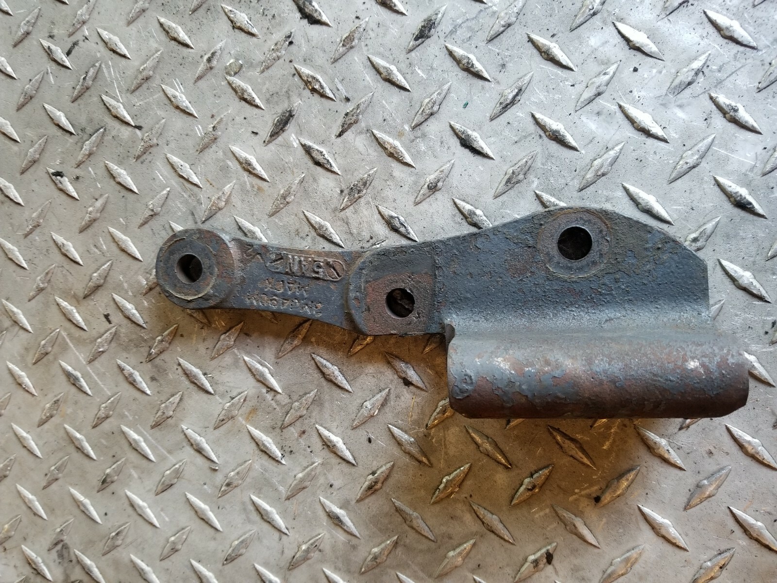 2006 DIESEL ENGINE MACK E7 ALTERNATOR MOUNTING BRACKET PART NO.3MJ490M ...