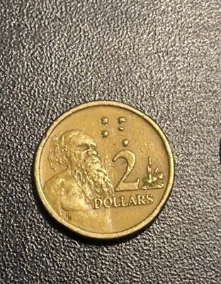 1988 rare Australian 2 Dollar coin with HH initials & Queen Elizabeth ...