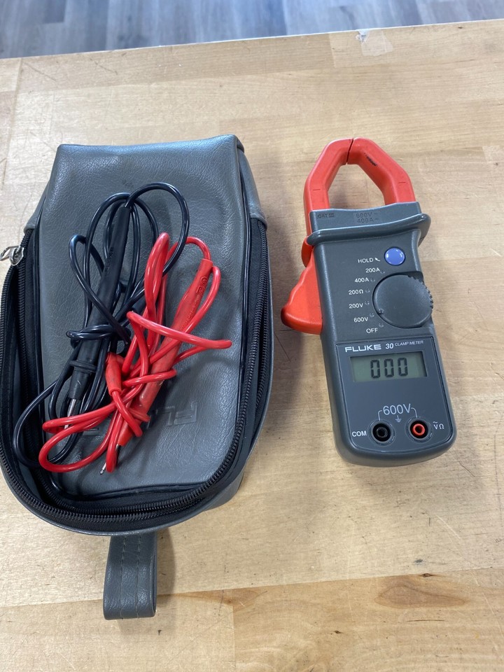 Fluke 30 Clamp Meter Multi-Meter, 400 Amps With Pouch | eBay