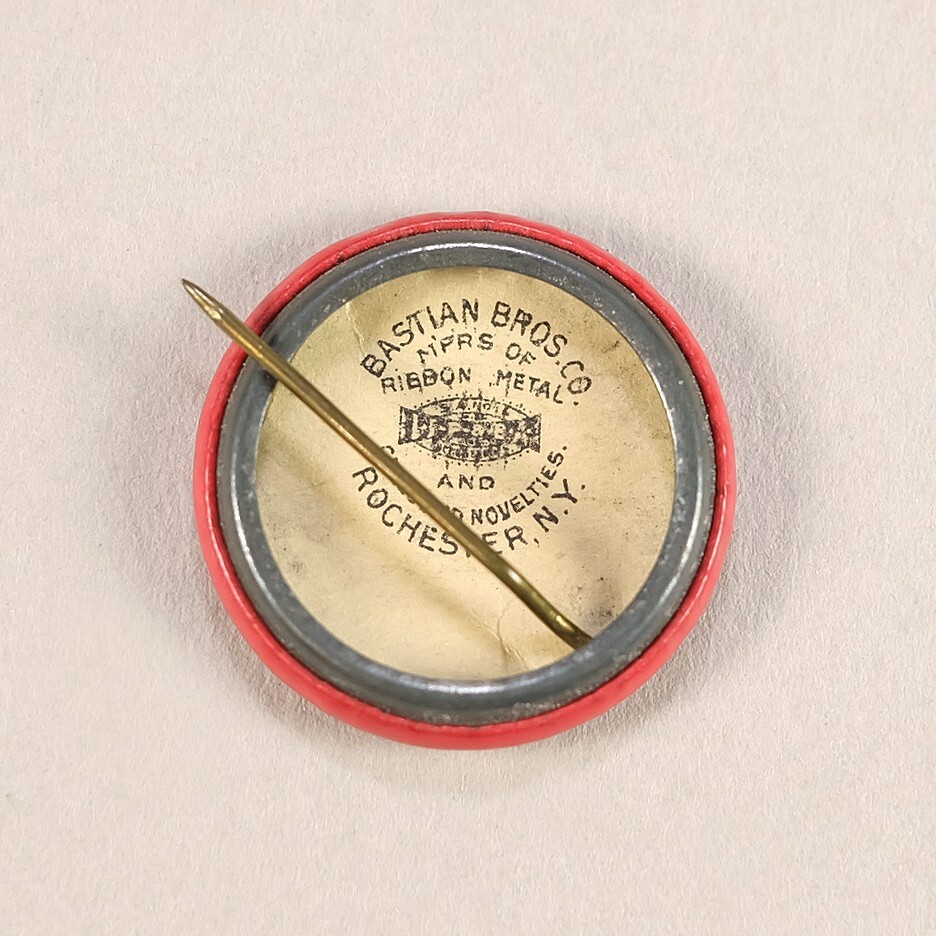 Antique Remington UMC Shells with Bears Celluloid & Tin Pinback Button ...