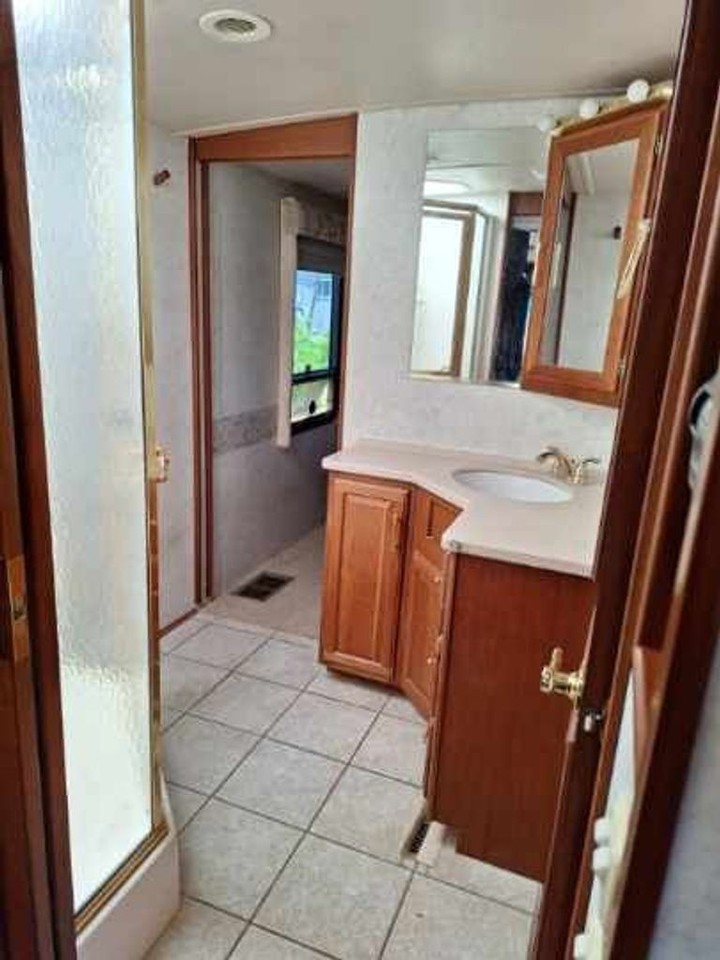 2004 Winnebago Vectra 36GD 36' Class A Motorhome C25177759 | eBay