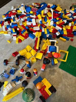 Lot of LEGOS (21/2 pound) few people and accessories. | eBay