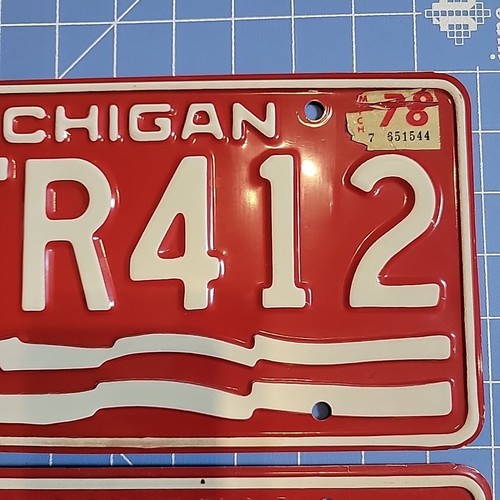 Michigan License Plate Tag MICHIGAN 1976 76 Graphic Pair Set XFR412 ...