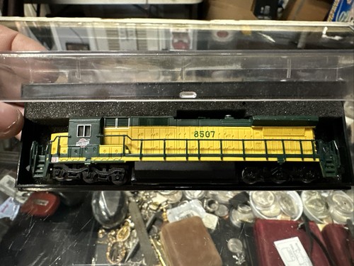 Spectrum Bachmann 85022 HO, GE DASH 8-40C Diesel Chicago & Northwestern ...