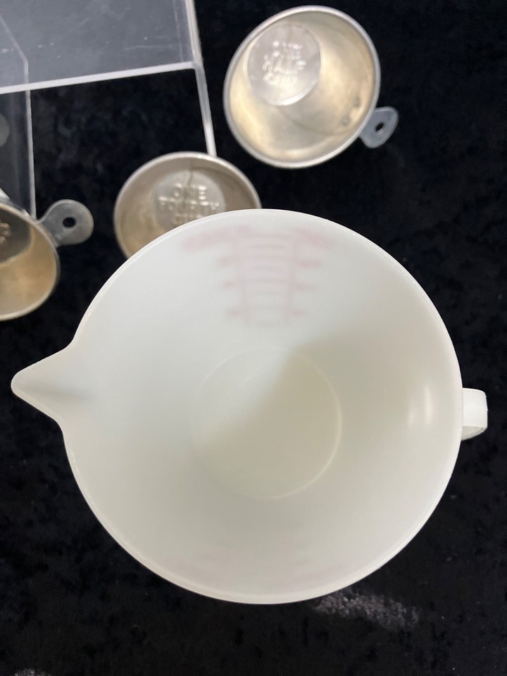 VTG Tupperware Wet/Dry Double Measuring Cup 8 oz-1 Cup +Metal Tab ...