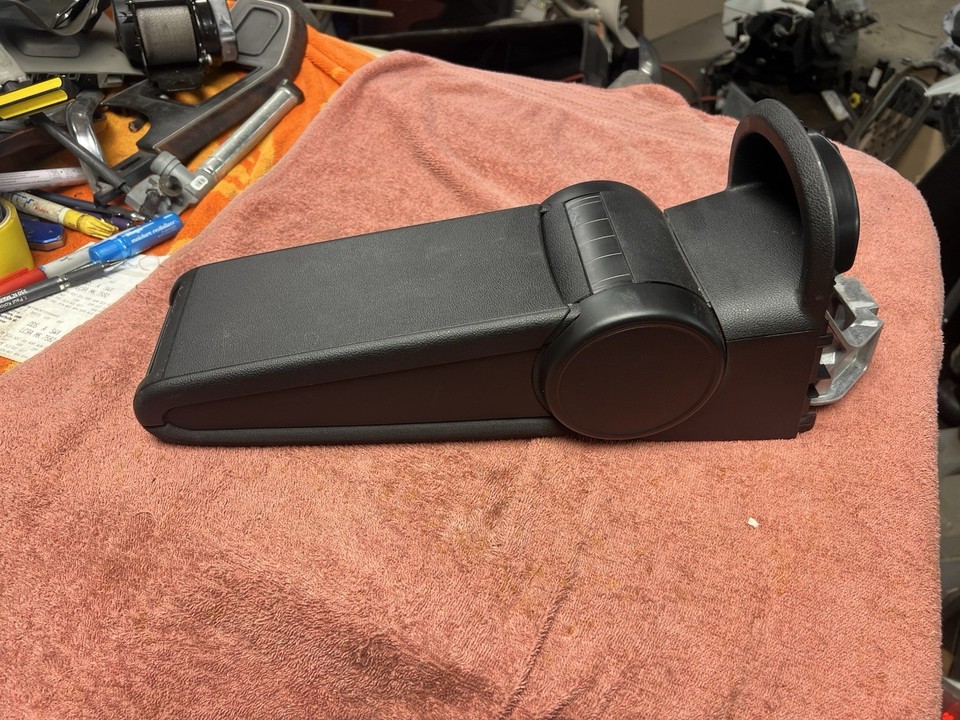 2012-2019 VW beetle center console lid arm rest black cloth OEM 13 14 ...