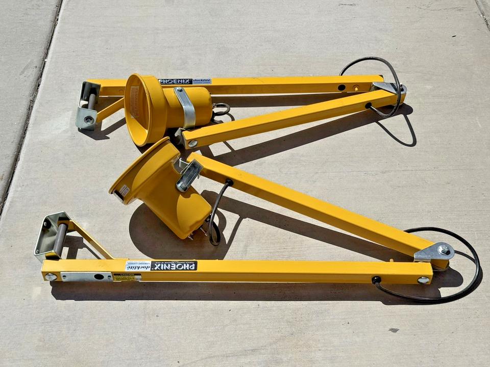 LOT of (2) PHOENIX PRODUCTS DOCKLITE LOADING DOCK WORK LIGHT ARM DL ...
