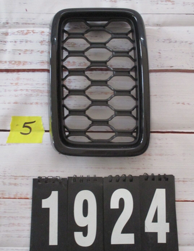 OEM 2018-19-20-2021 Jeep Grand Cherokee Grille Insert #5 Black Ring | eBay