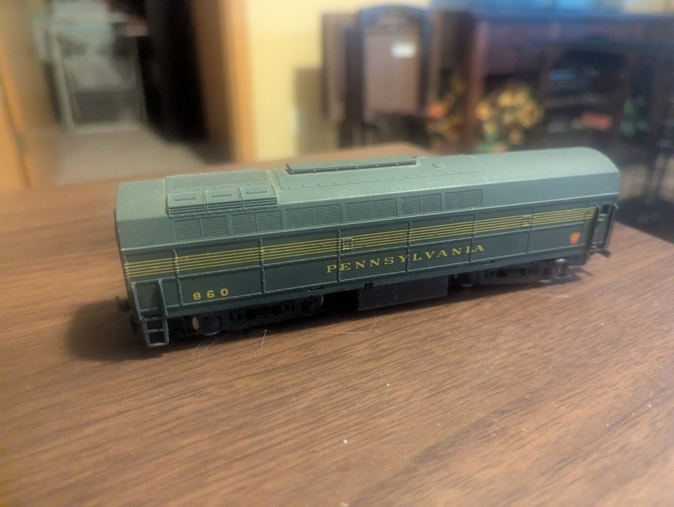 HO Scale Pennsylvania Railroad ROCO Engine And 2 Dummy Engines | eBay