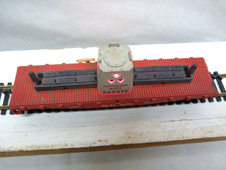 Lionel HO Scale Seaboard RADIOACTIVE WASTE DANGER Flatbed Car - Fast ...
