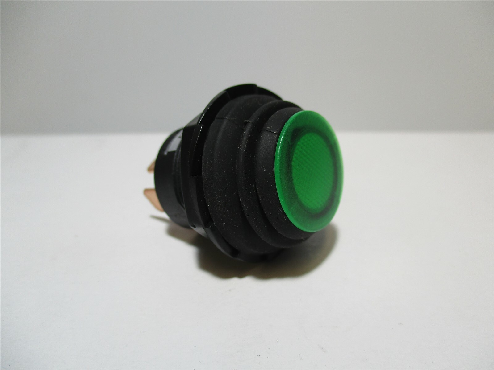 Green illuminated 1-Inch On/Off 12 Volt 3-Pole Push Button Switch - Lot ...