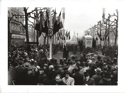 LYON-Décembre 1946 - Inauguration du monument Joseph Serlin, cours ...