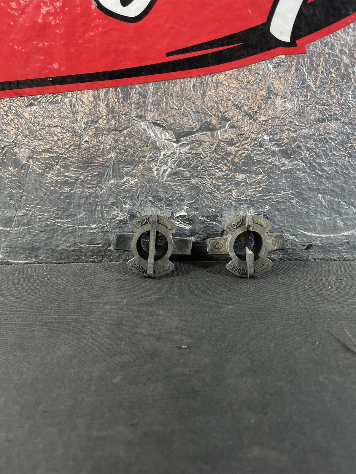 Nissan 350z Infiniti G35 G37 Radiator Support Mount Clips Pair 21542 ...