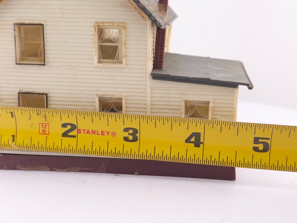 *Read Descript USED Revell HO Scale White 2 Story House Building Model ...