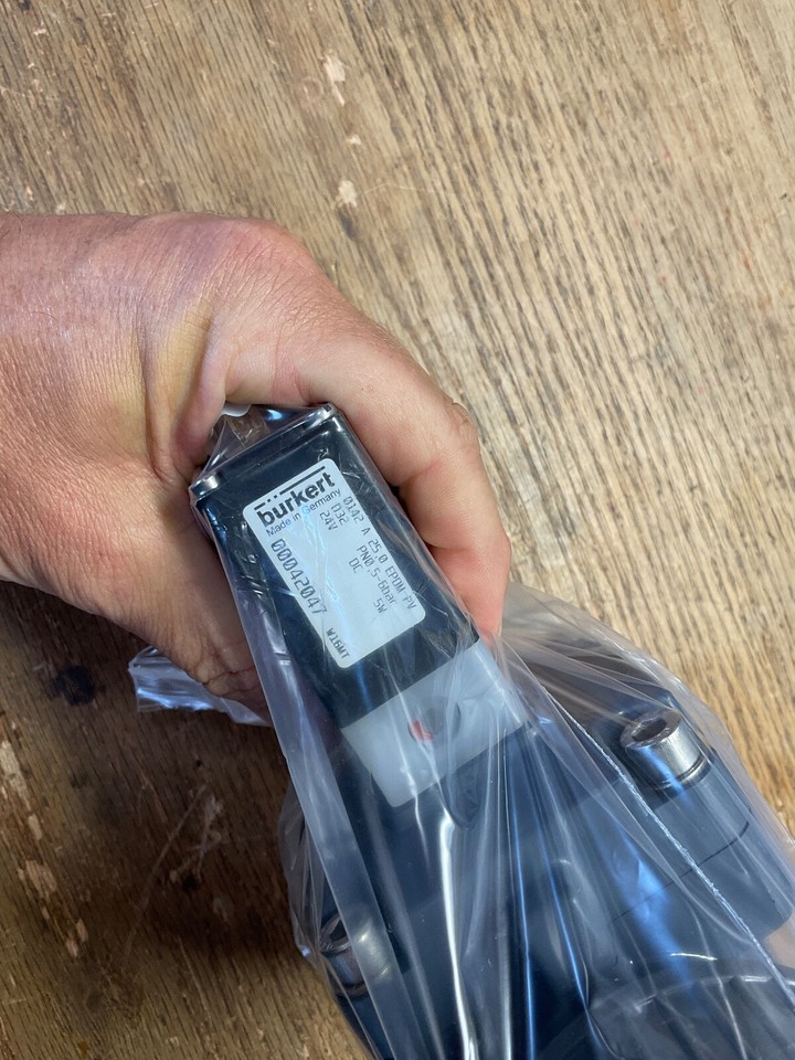 NEW BURKERT SOLENOID VALVE 0142 A 25.0 EPDM PV 42047 0142 A 25,0 EPDM ...