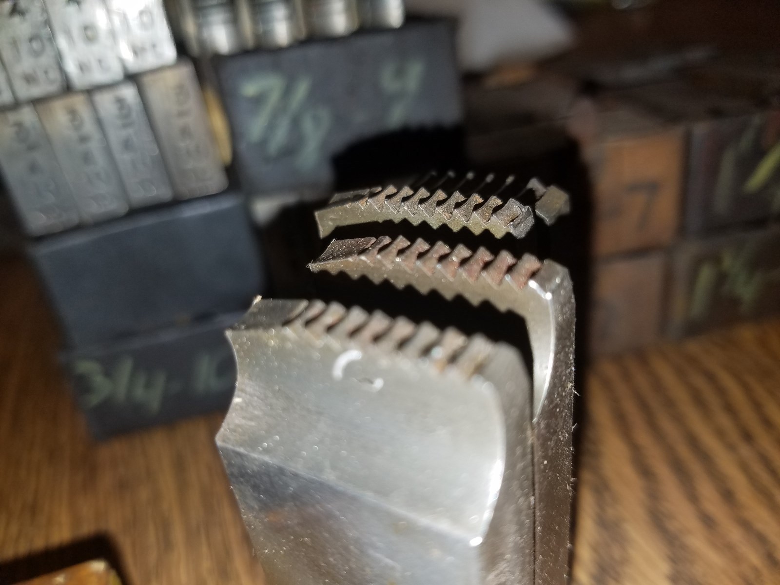 Oster model 3D (4) pc threading die set; sizes 1/4-20 up through 1-1/8 ...