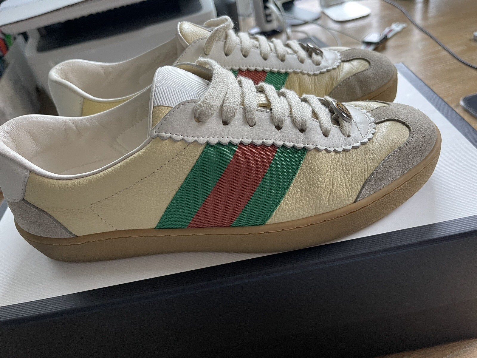 Authentic Vintage Gucci Sneakers- Size 9 - Gem