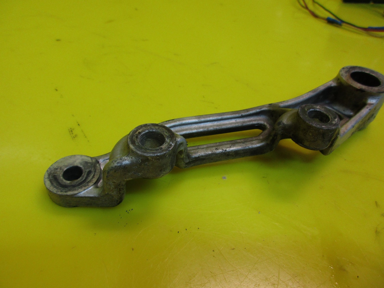 YAMAHA VMAX 12 V MAX 1200 REAR BRAKE CALIPER BRACKET MOUNT SUPPORT ...