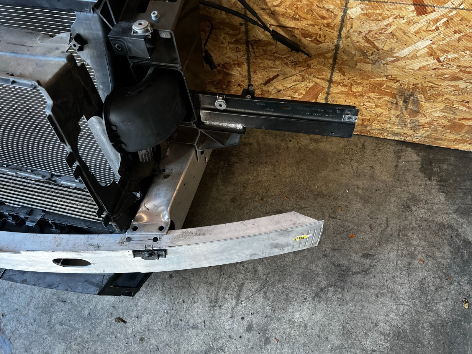 BMW 2012-2017 F25 X3 FRONT RADIATOR FAN CORE SUPPORT CLIP ASSEMBLY OEM ...