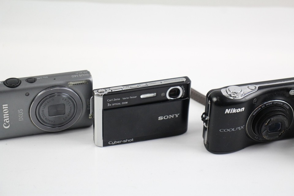 Assorted Digital Compact Cameras Inc Nikon, Sony & Canon Job Lot x 5 ...