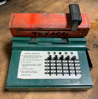 VINTAGE TEXACO GAS STATION FARRINGTON HAND OPERATED SLIDE CREDIT CARD ...