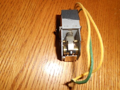 LIONEL E-UNIT 671,671R,2020,726.THIS UNIT ONLY FITS 1946 STEAM ENGINES ...