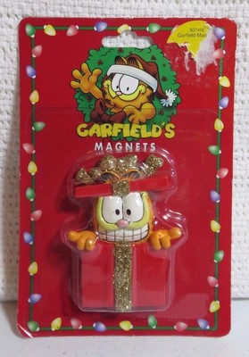 garfield Christmas magnet......garfield in a present sealed in original ...