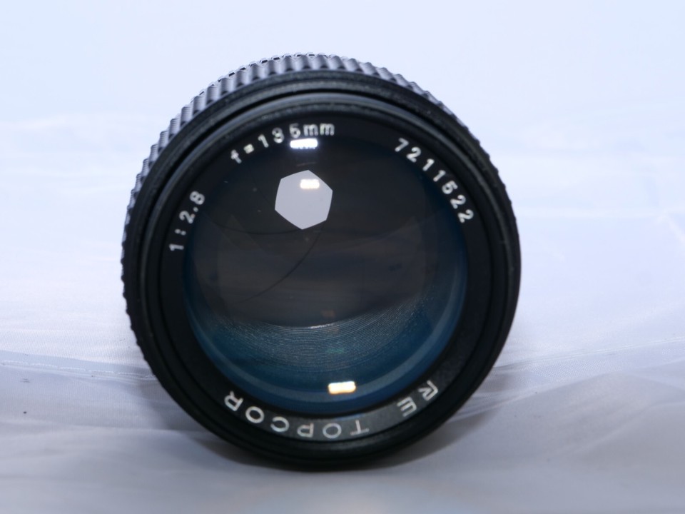 Topcon RE Topcor 135mmm f2.8 telephoto lens. Topcon Super Dm. BOX. AS ...