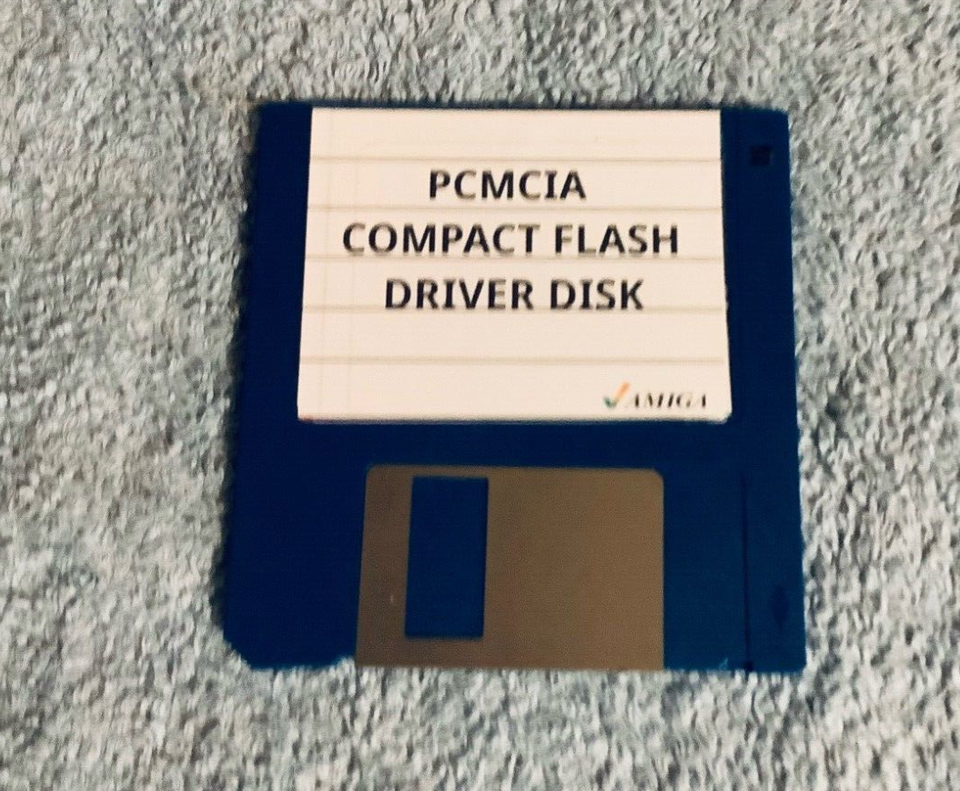 Amiga 600 / 1200 PCMCIA Adaptor + 4Gb CF Card + Driver Disk | eBay