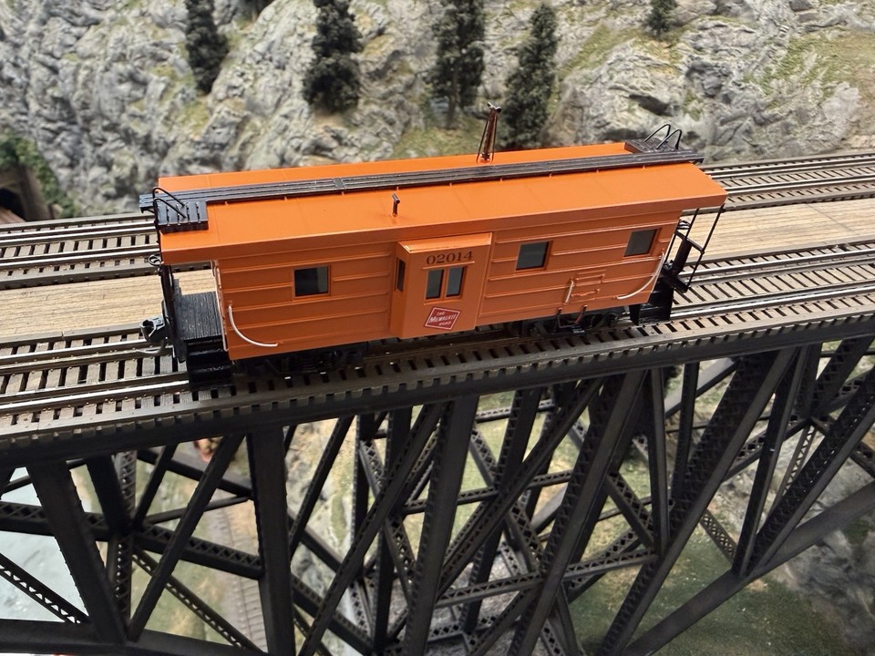 Overland models OMI 3988.1 HO brass MILWAUKEE ROAD RIB SIDE CABOOSE ...