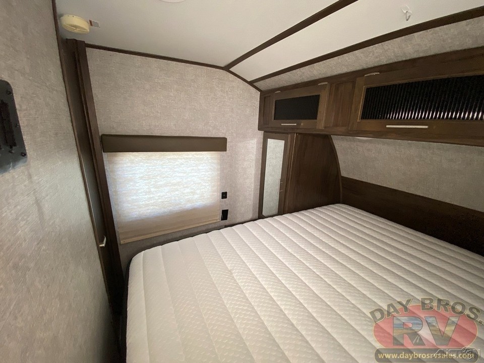 19 Forest River Cherokee Alpha Wolf 26DBHL Travel Trailer Towable RV ...