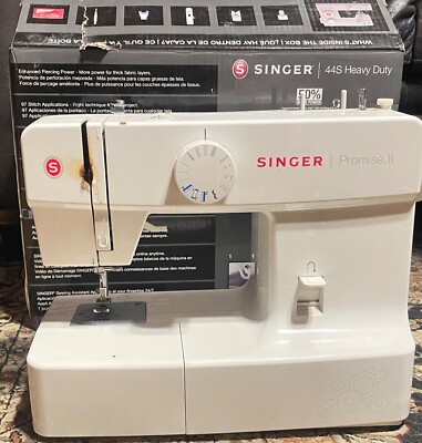 Singer 44S Heavy Duty Sewing Machine - Used with Wear & Tear (SEE ...