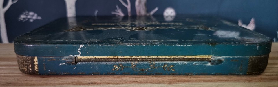 Vintage Huntley & Palmers Blue Sample Biscuit Tin Embossed Roses 18 cm ...