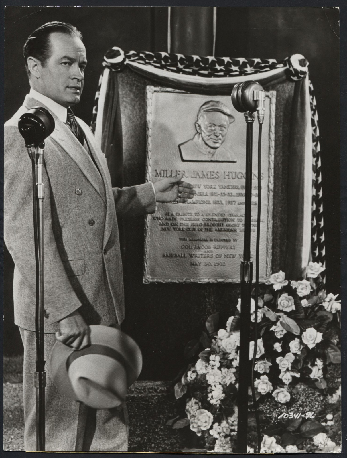 Beau James ’57 BOB HOPE REVEALING A PLAQUE MILLER JAMES HUGGINS ...
