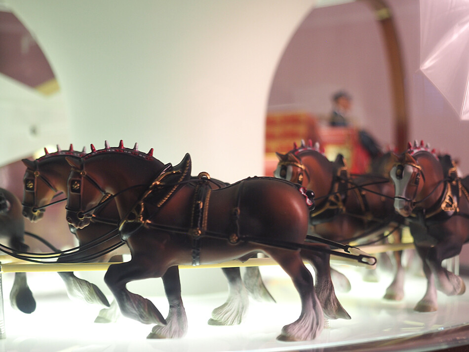 VINTAGE-1970's- BUDWEISER CLYDESDALE ROTATING CAROUSEL HANGING LIGHT | eBay