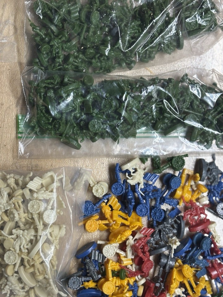 Risk 2003 Global Domination Game Replacement Army Figures & Golden ...