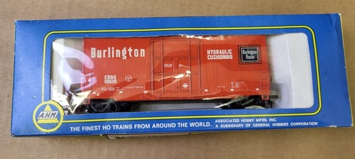 HO Scale Burlington Route CB&Q High Cube Freight Train Box Car & Train ...